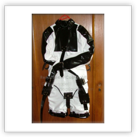 Straightjackets Overview - Zwangsjacken com englisch