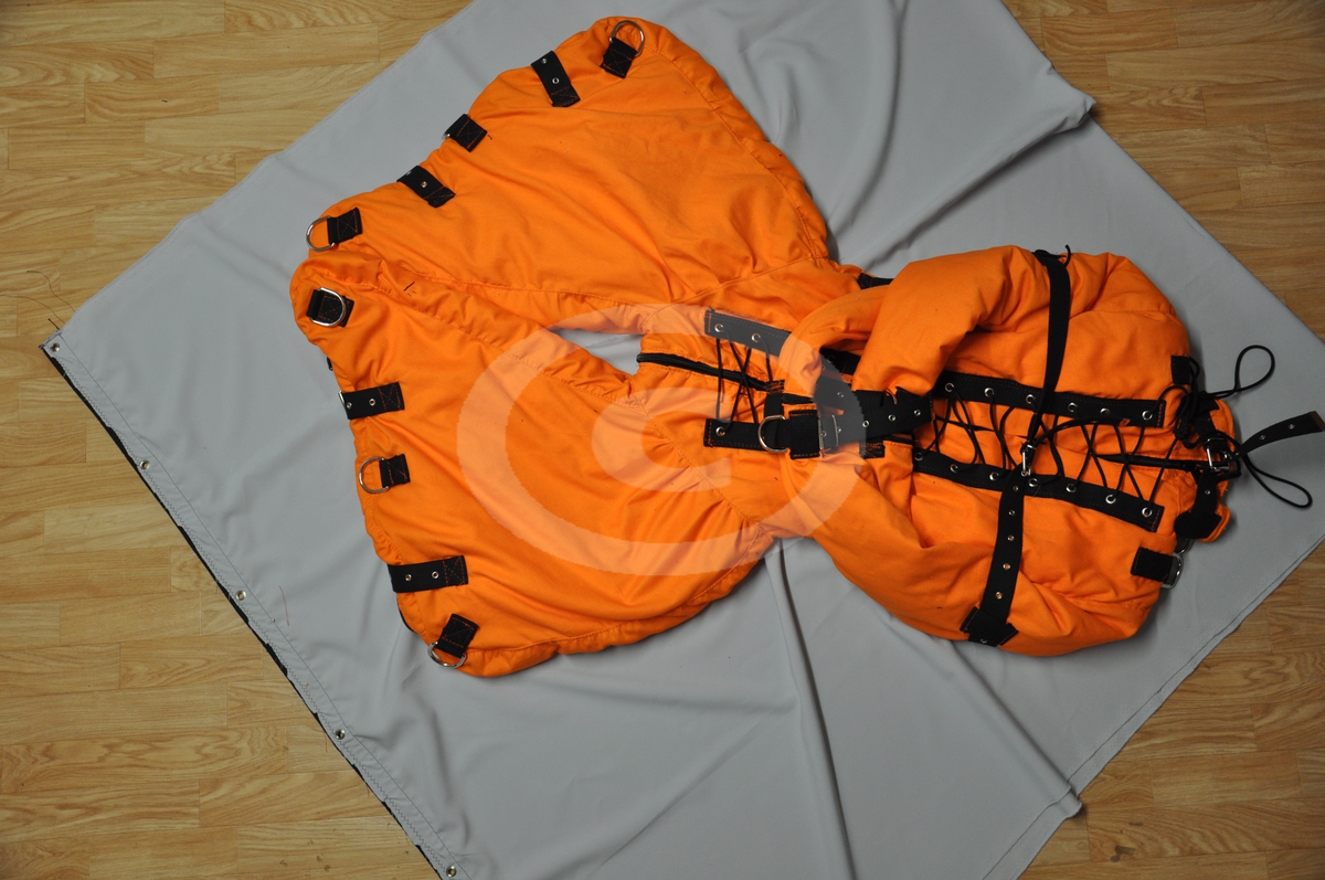 Kundenfotos - Zwangsjacken, Zwangsjacke, straightjacket, straitjackets