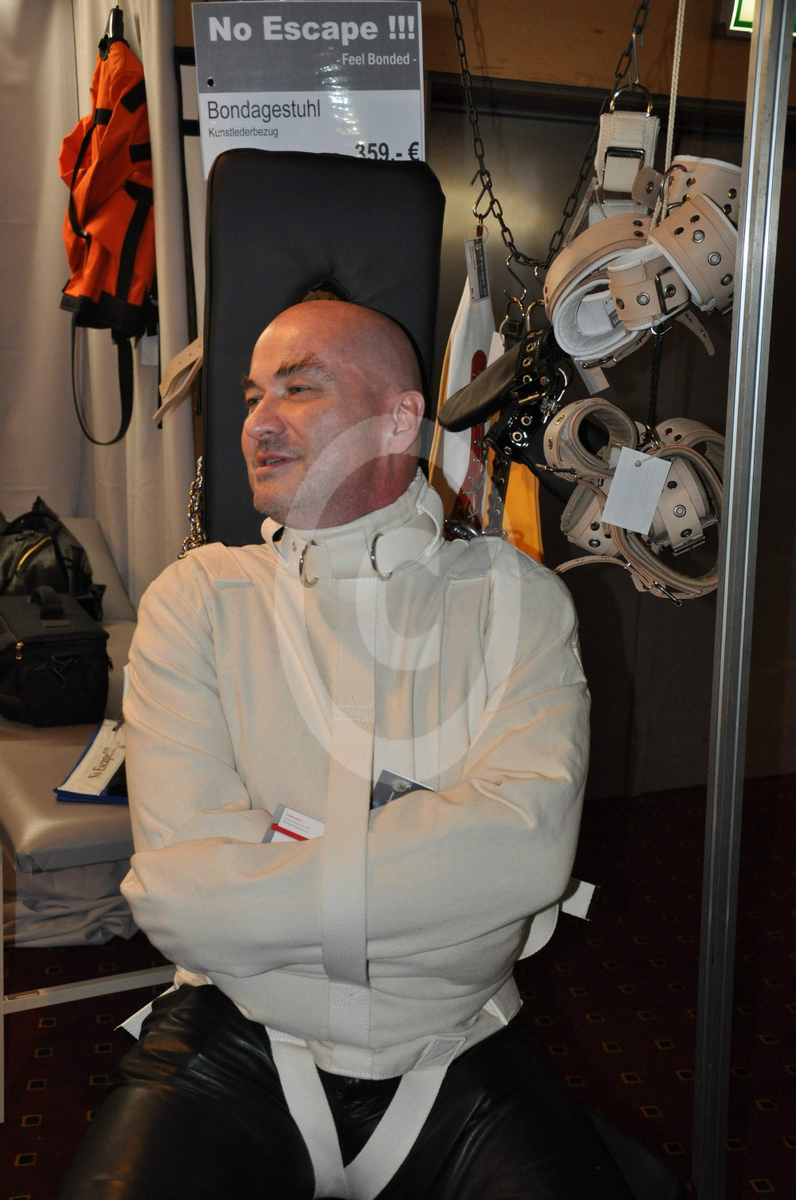 Kundenfotos - Zwangsjacken, Zwangsjacke, straightjacket, straitjackets